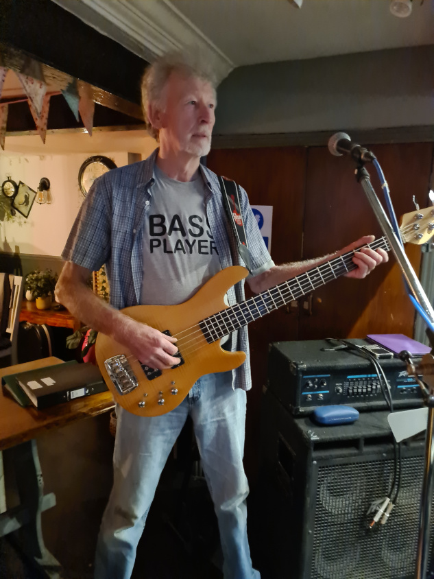 Charlie Farley Band – Rock, pop and blues covers band based in Cheshire